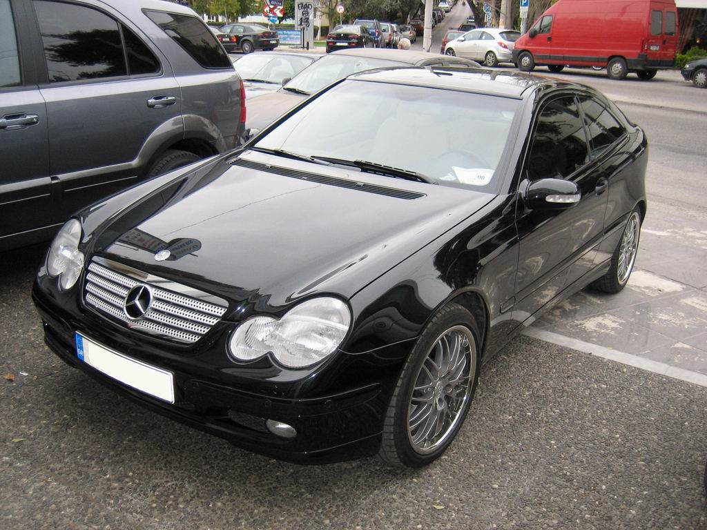 Mercedes C200 Sports Coupe (W203). Car Cinema Navigation Kenwood DNX7200.