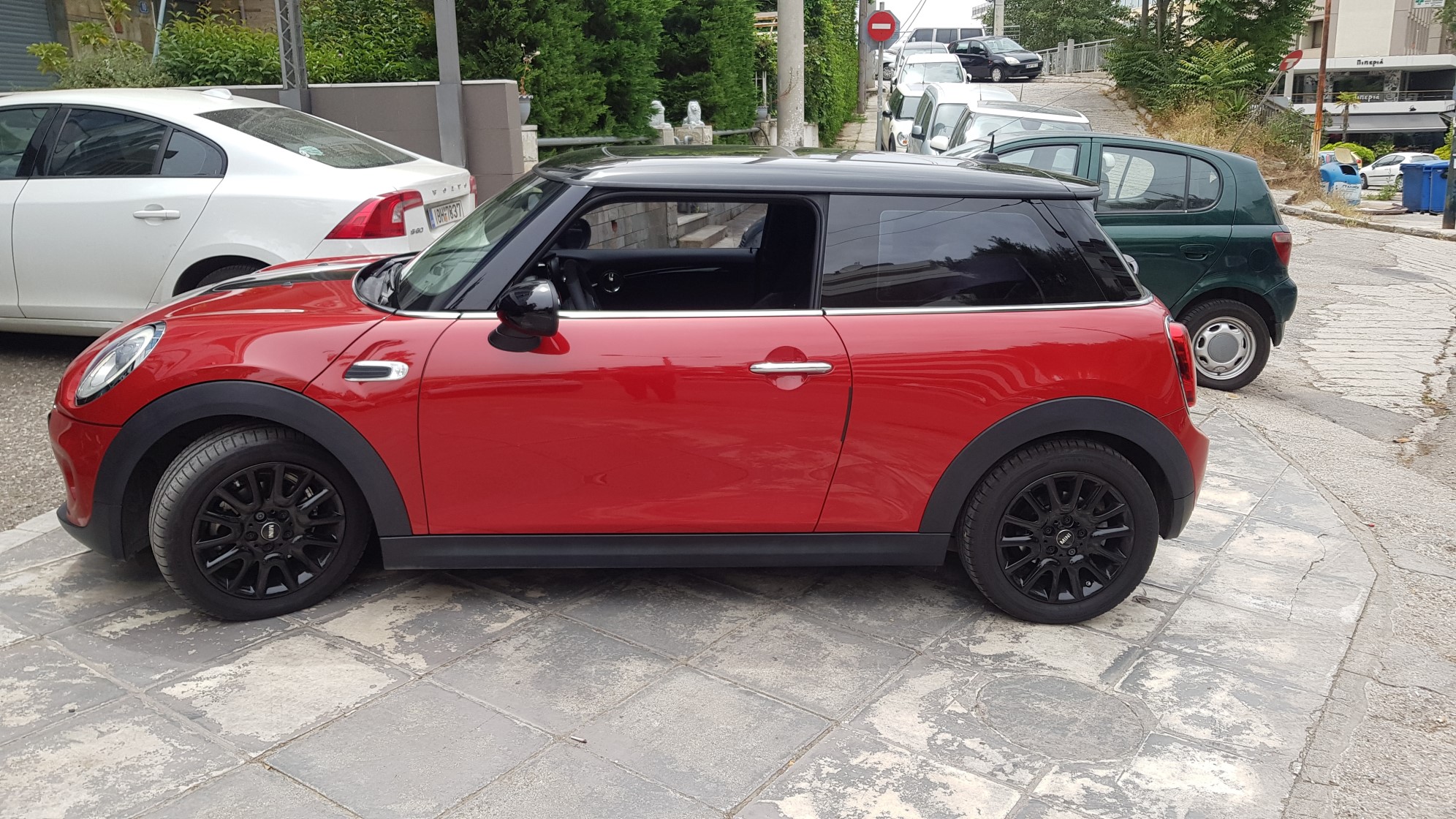 Mini Cooper F-56. Wireless Apple Car Play, Android Auto, Media Player ...
