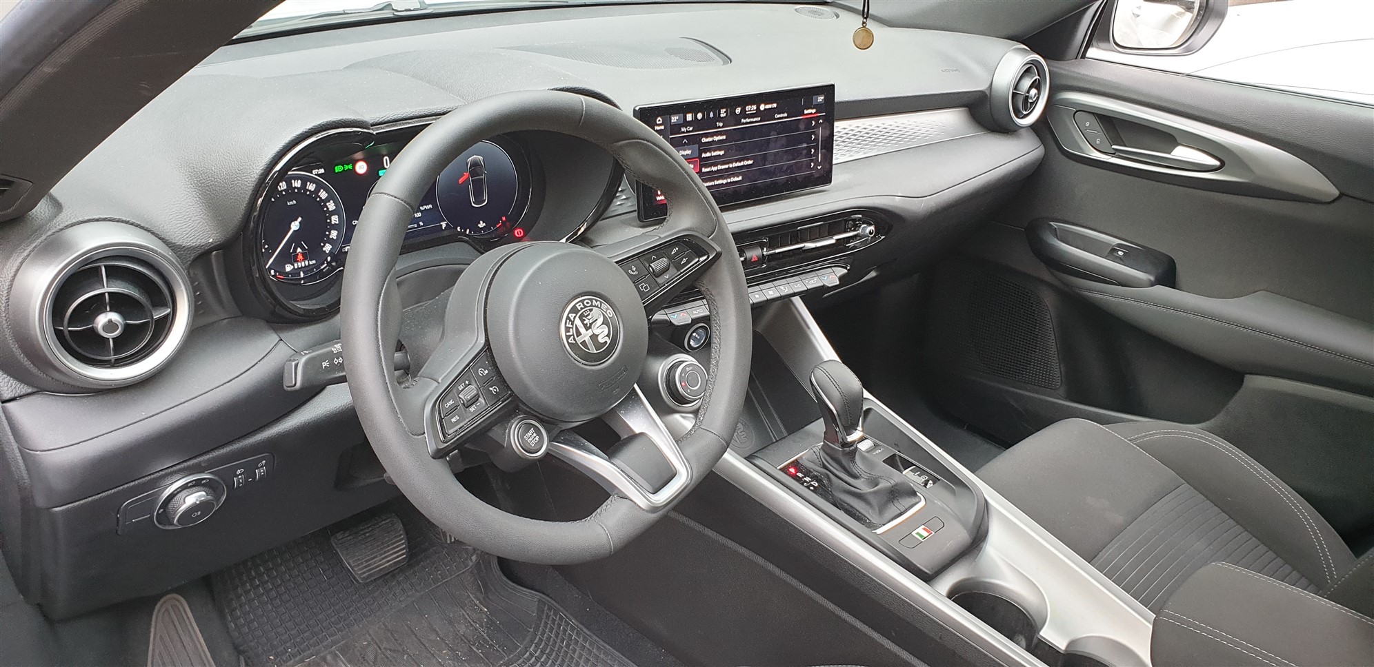 Alfa Romeo Tonale. Parking Sensor, Camera.